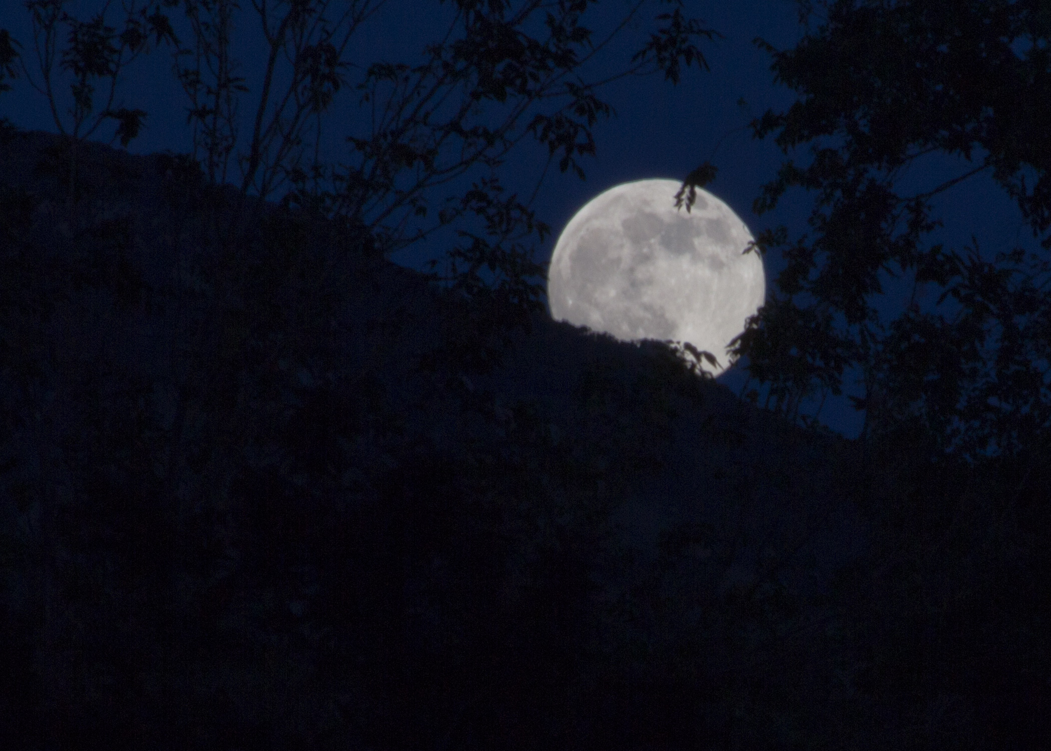 Full moon rises over the Wasatch Mountains – Carltonaut
