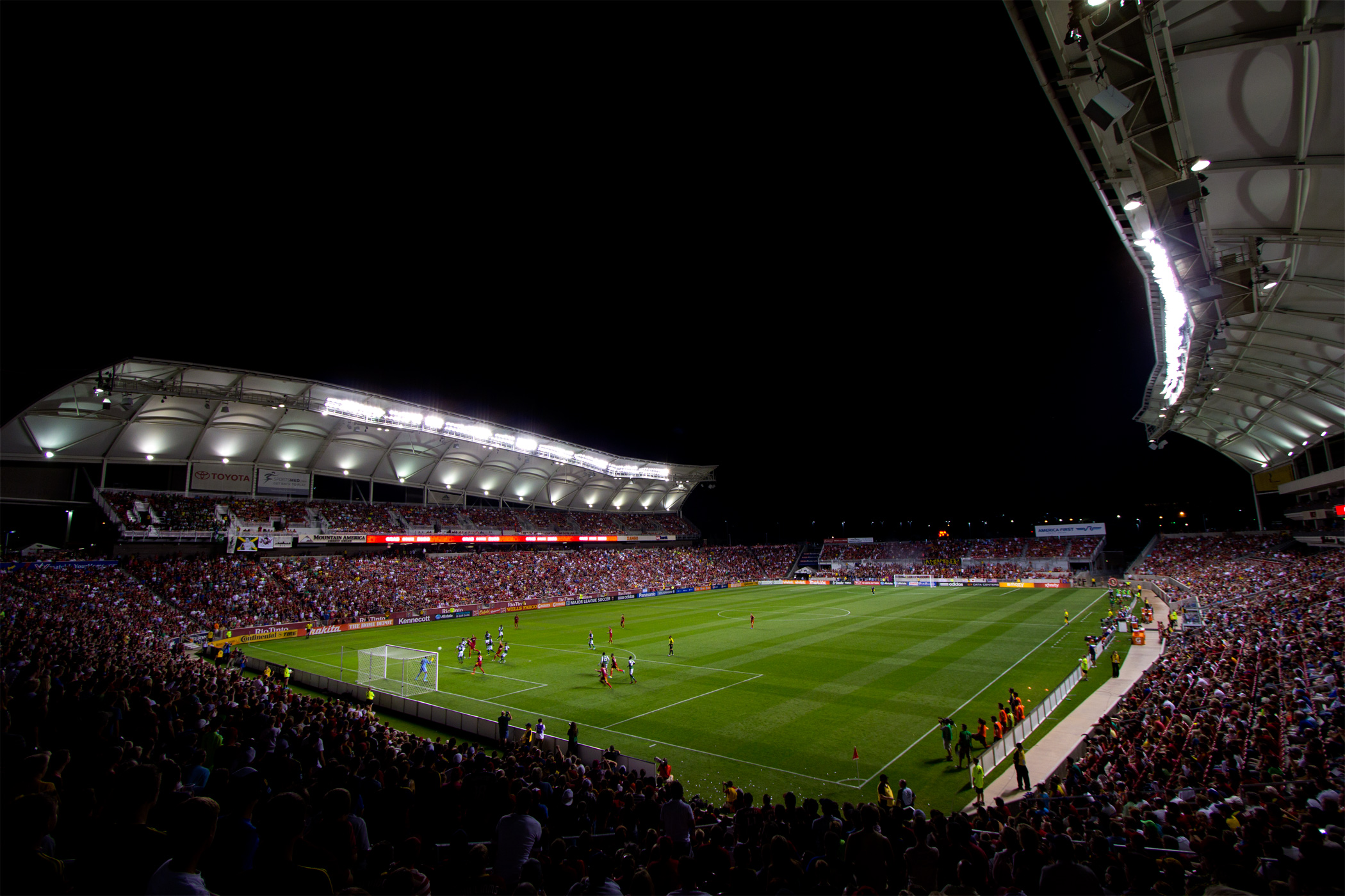 Wide-angle photo from a ReAl Salt Lake soccer match – Carltonaut