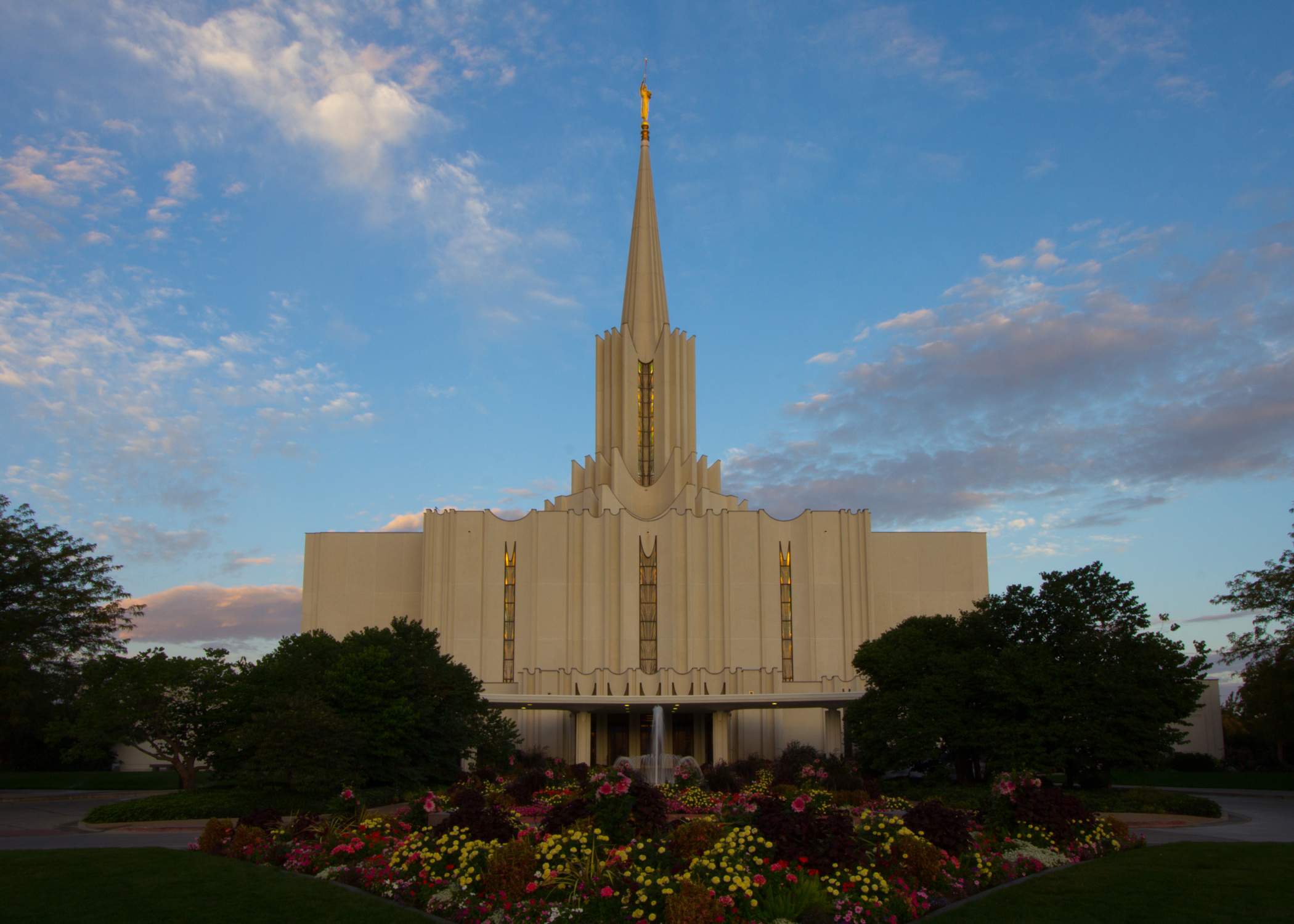 Temples and Testimonies – Carltonaut