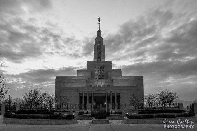 The Draper Utah Temple in Black and White – Carltonaut