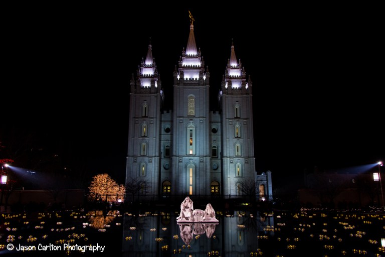 Enjoying Temple Square at Christmas time – Carltonaut